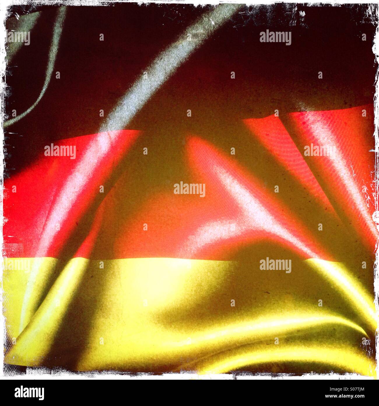 Schwarz rot gelb deutsche flagge -Fotos und -Bildmaterial in hoher ...