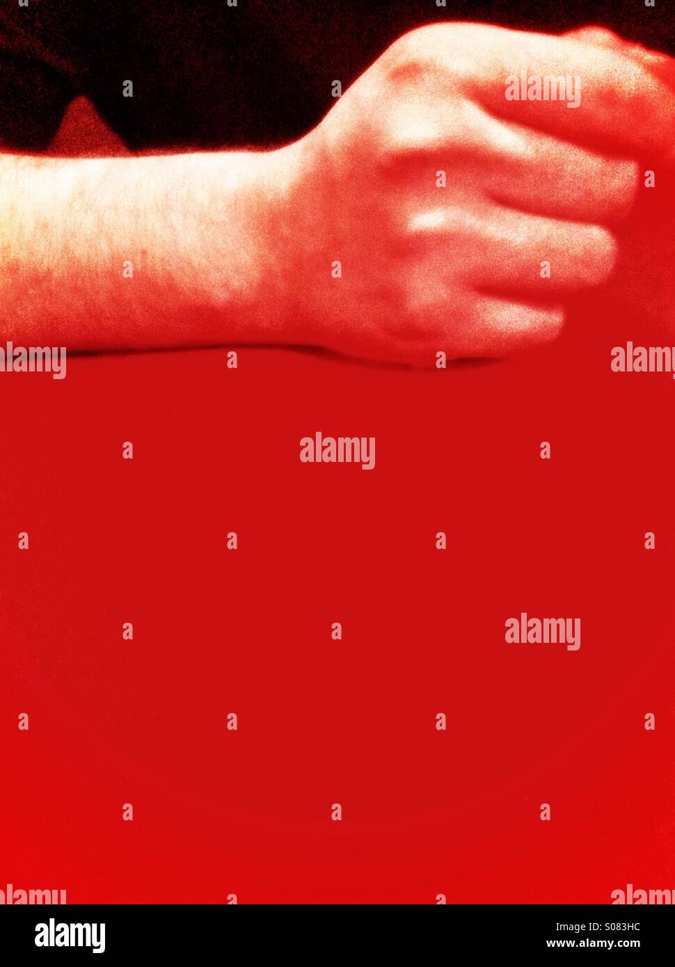 Hand fist -Fotos und -Bildmaterial in hoher Auflösung – Alamy
