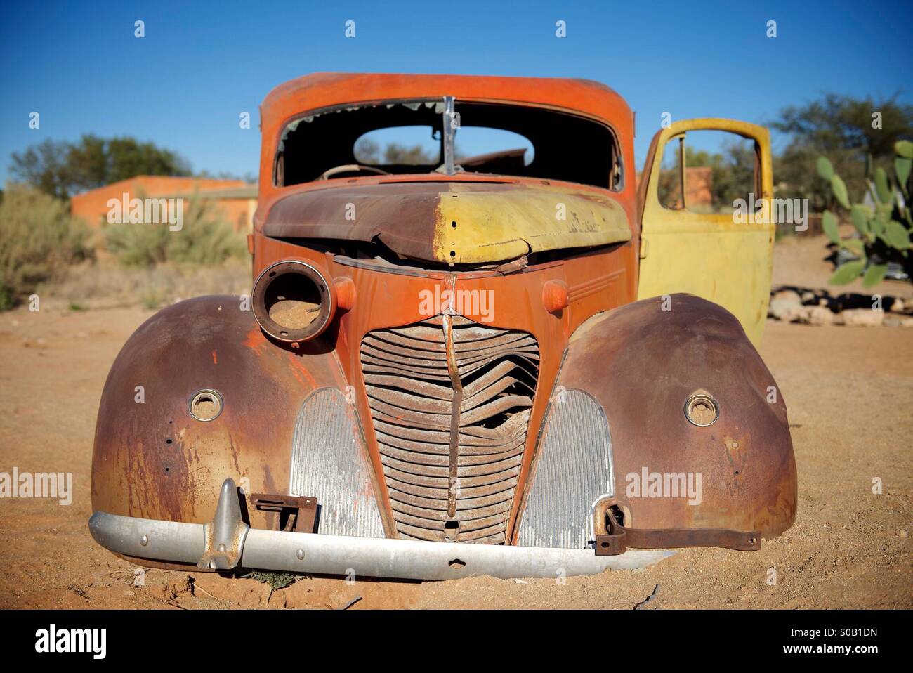 Auto in wüste -Fotos und -Bildmaterial in hoher Auflösung – Alamy