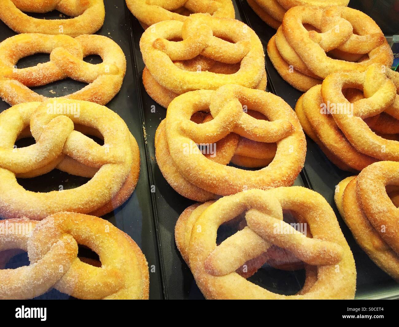 Brezel bäckerei -Fotos und -Bildmaterial in hoher Auflösung – Alamy