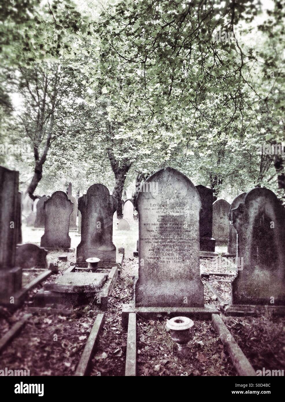 Victorian graveyard -Fotos und -Bildmaterial in hoher Auflösung – Alamy