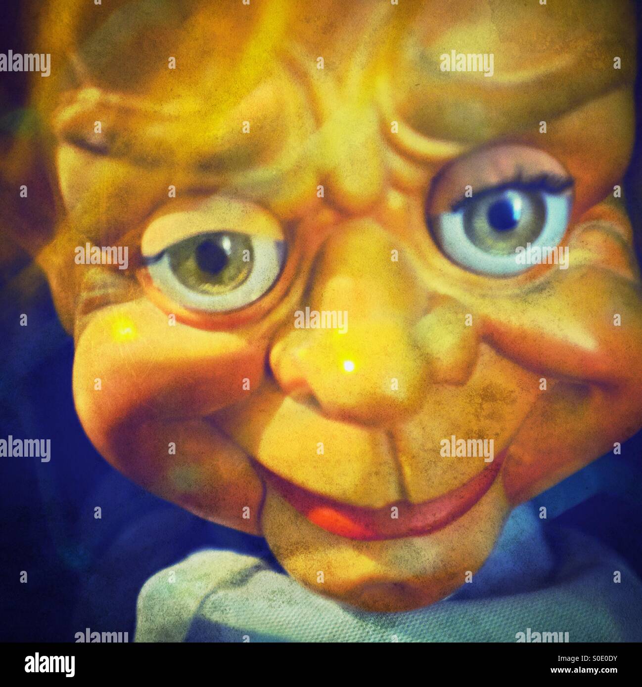Scary Puppet Figur mit großen Augen - Bauchredner Dummy ...