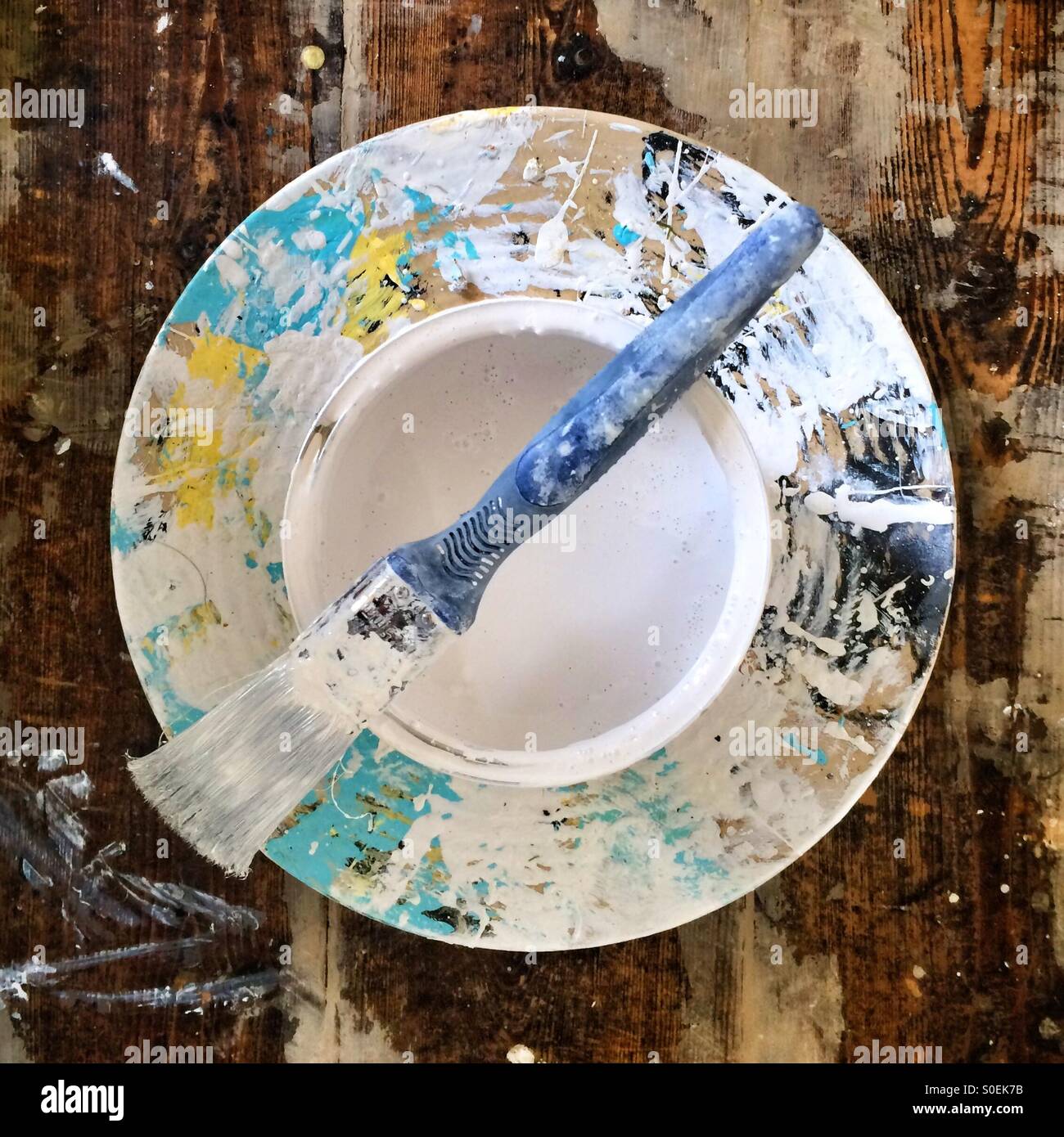 Topf malen -Fotos und -Bildmaterial in hoher Auflösung – Alamy