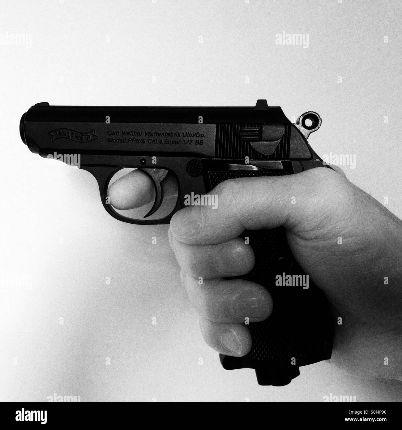 Walther ppk -Fotos und -Bildmaterial in hoher Auflösung – Alamy