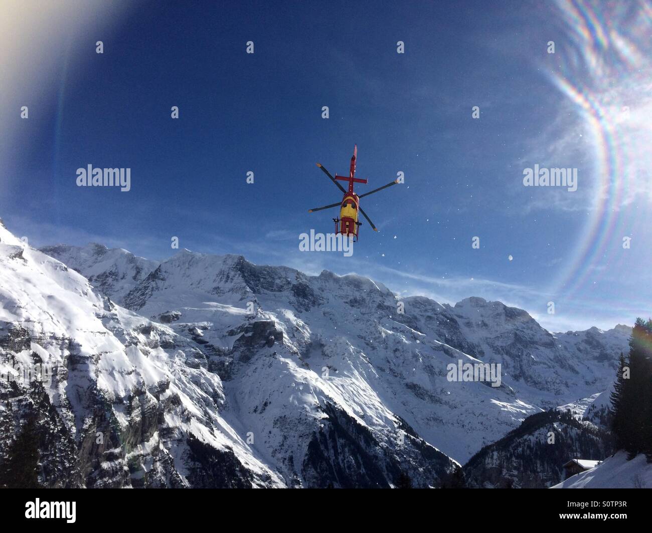 Schweizer alpen hubschrauber -Fotos und -Bildmaterial in hoher ...