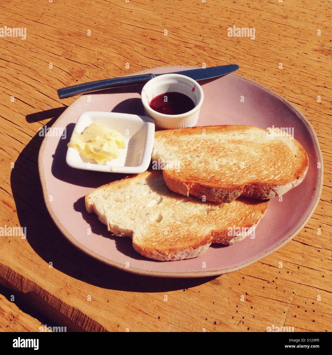 Toast mit marmelade -Fotos und -Bildmaterial in hoher Auflösung – Alamy