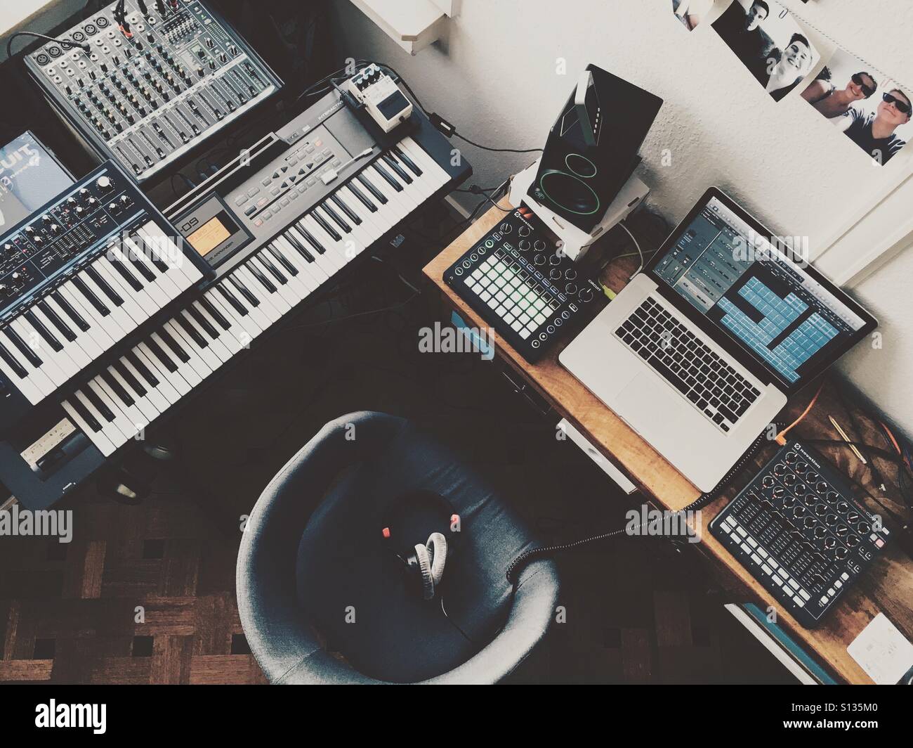 Musik studio -Fotos und -Bildmaterial in hoher Auflösung – Alamy