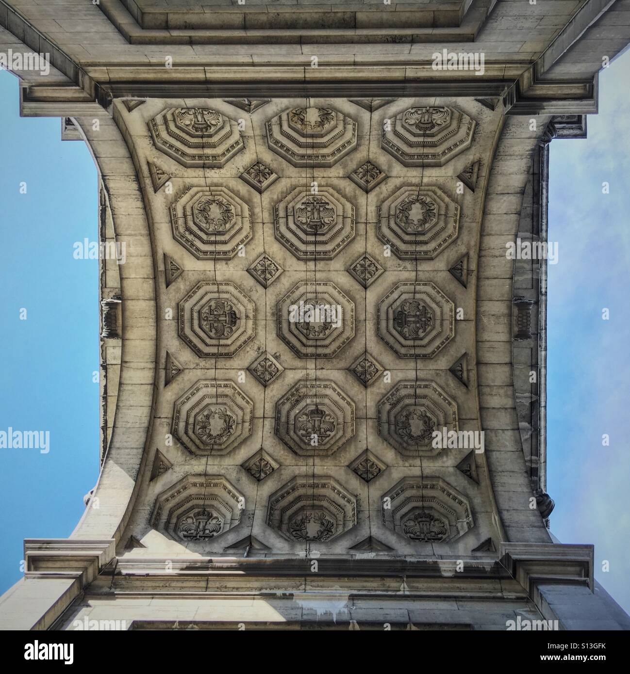 Symmetry symmetric -Fotos und -Bildmaterial in hoher Auflösung – Alamy