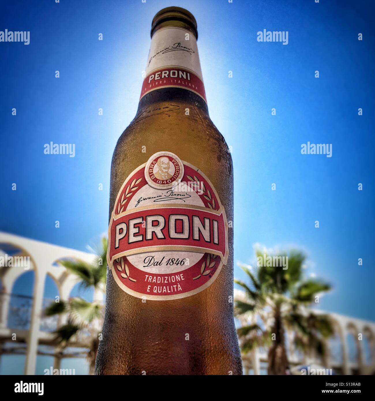 Bier peroni -Fotos und -Bildmaterial in hoher Auflösung – Alamy
