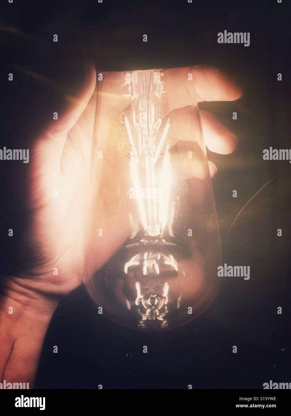 Elektrische lampe edisons -Fotos und -Bildmaterial in hoher Auflösung ...