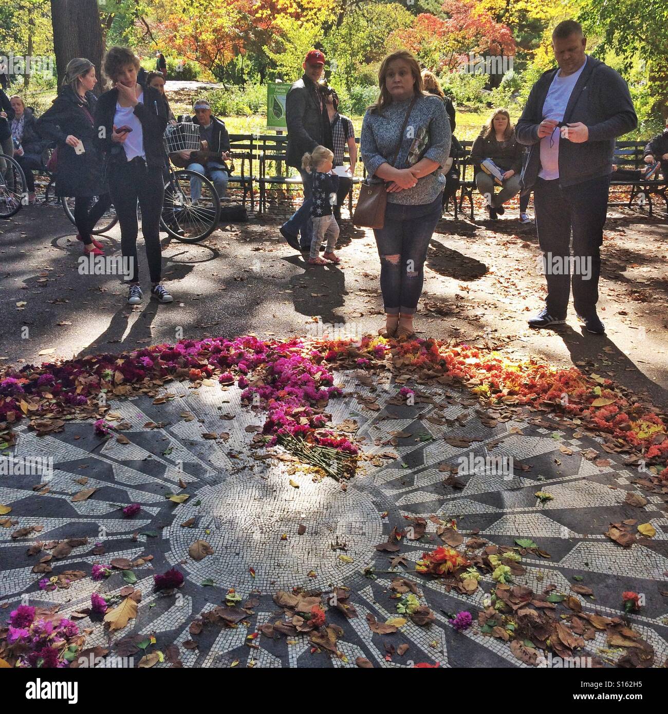 Beatles denkmal -Fotos und -Bildmaterial in hoher Auflösung – Alamy