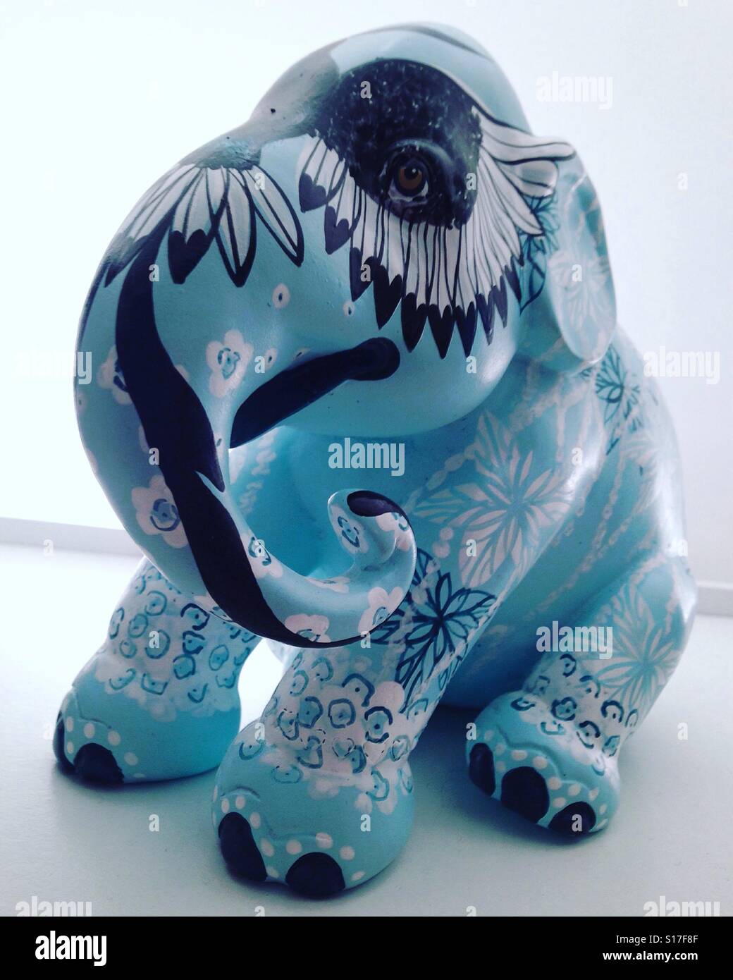 Elephant tusk art -Fotos und -Bildmaterial in hoher Auflösung – Alamy