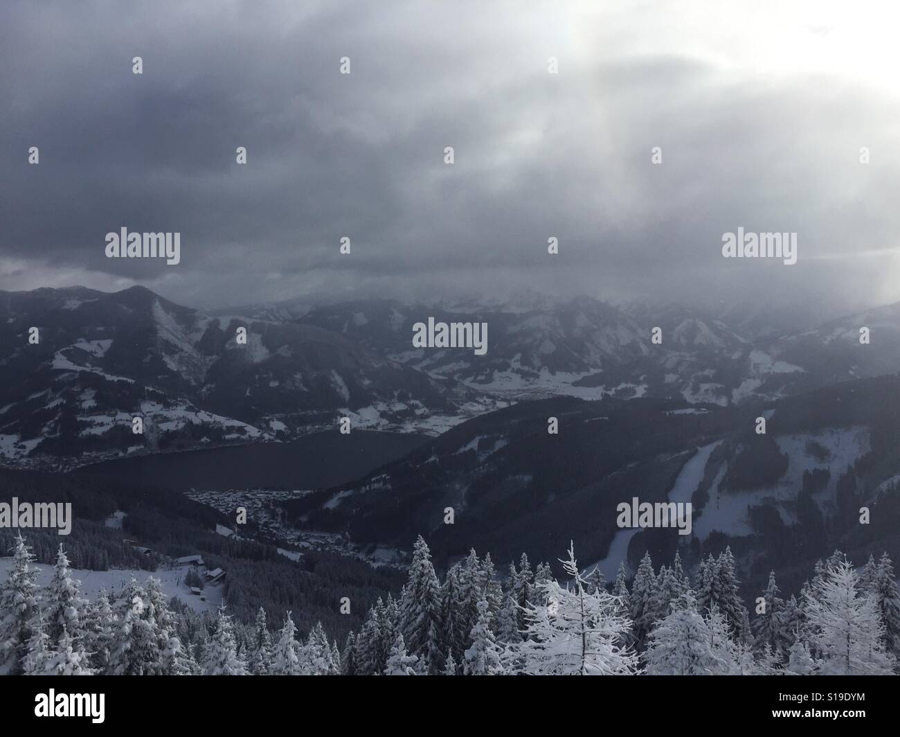 Snow winterland -Fotos und -Bildmaterial in hoher Auflösung – Alamy