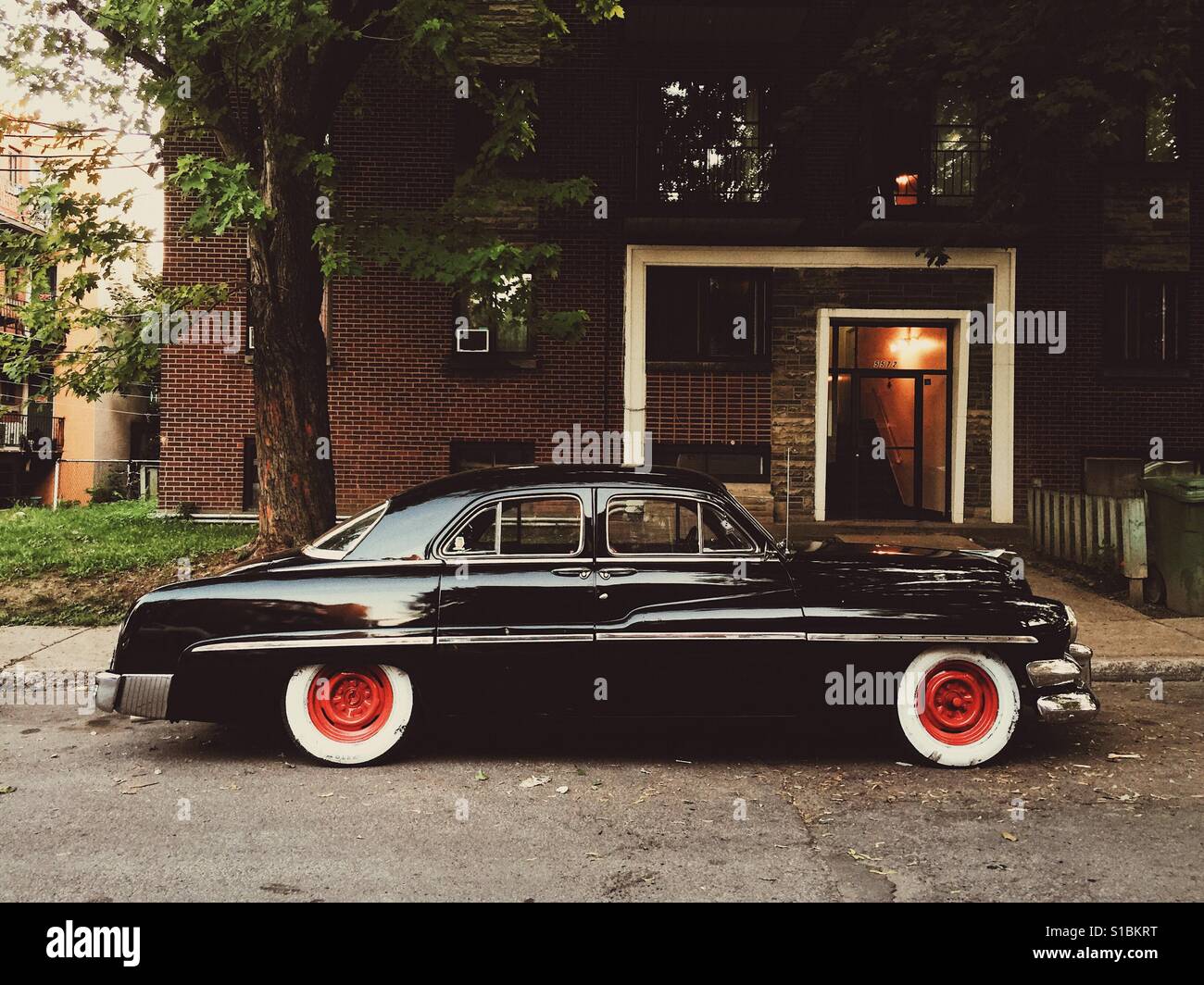 Schwarzes auto -Fotos und -Bildmaterial in hoher Auflösung – Alamy