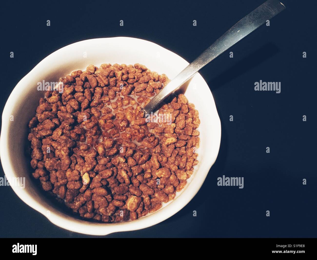 Kelloggs coco pops cereal -Fotos und -Bildmaterial in hoher Auflösung ...