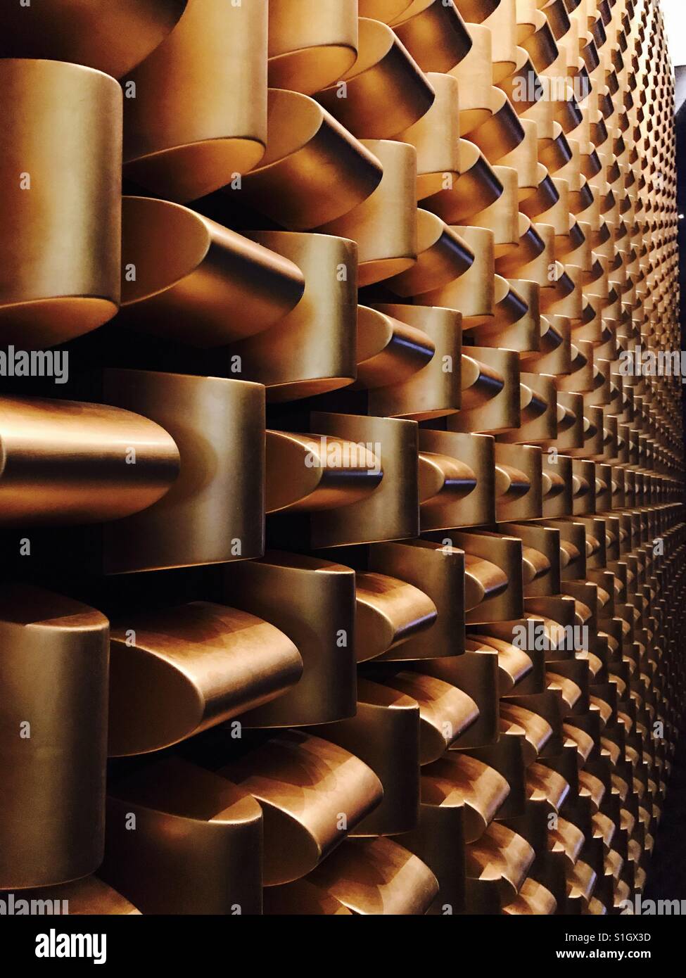 Gold wall -Fotos und -Bildmaterial in hoher Auflösung – Alamy