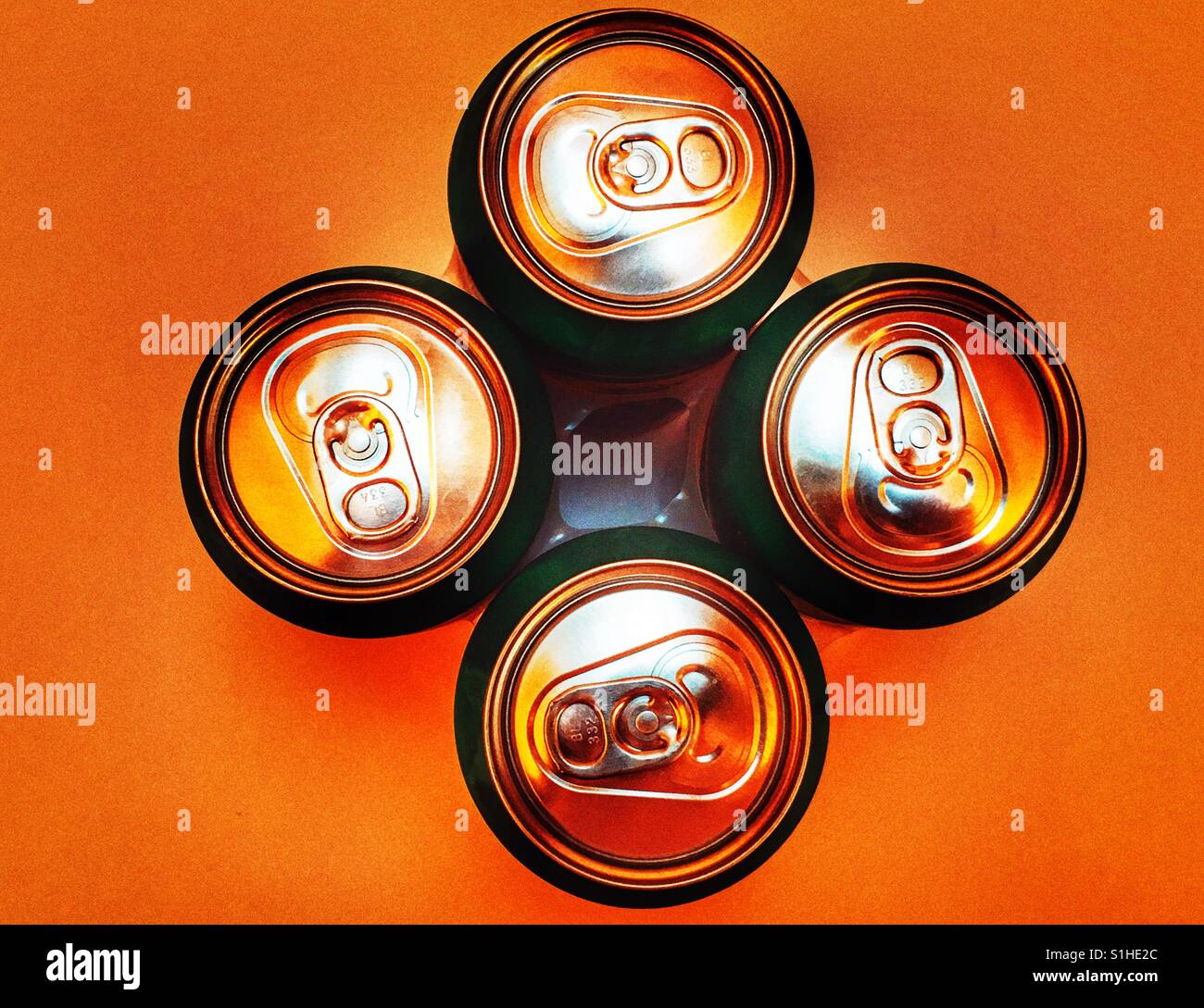 4 dosen bier -Fotos und -Bildmaterial in hoher Auflösung – Alamy