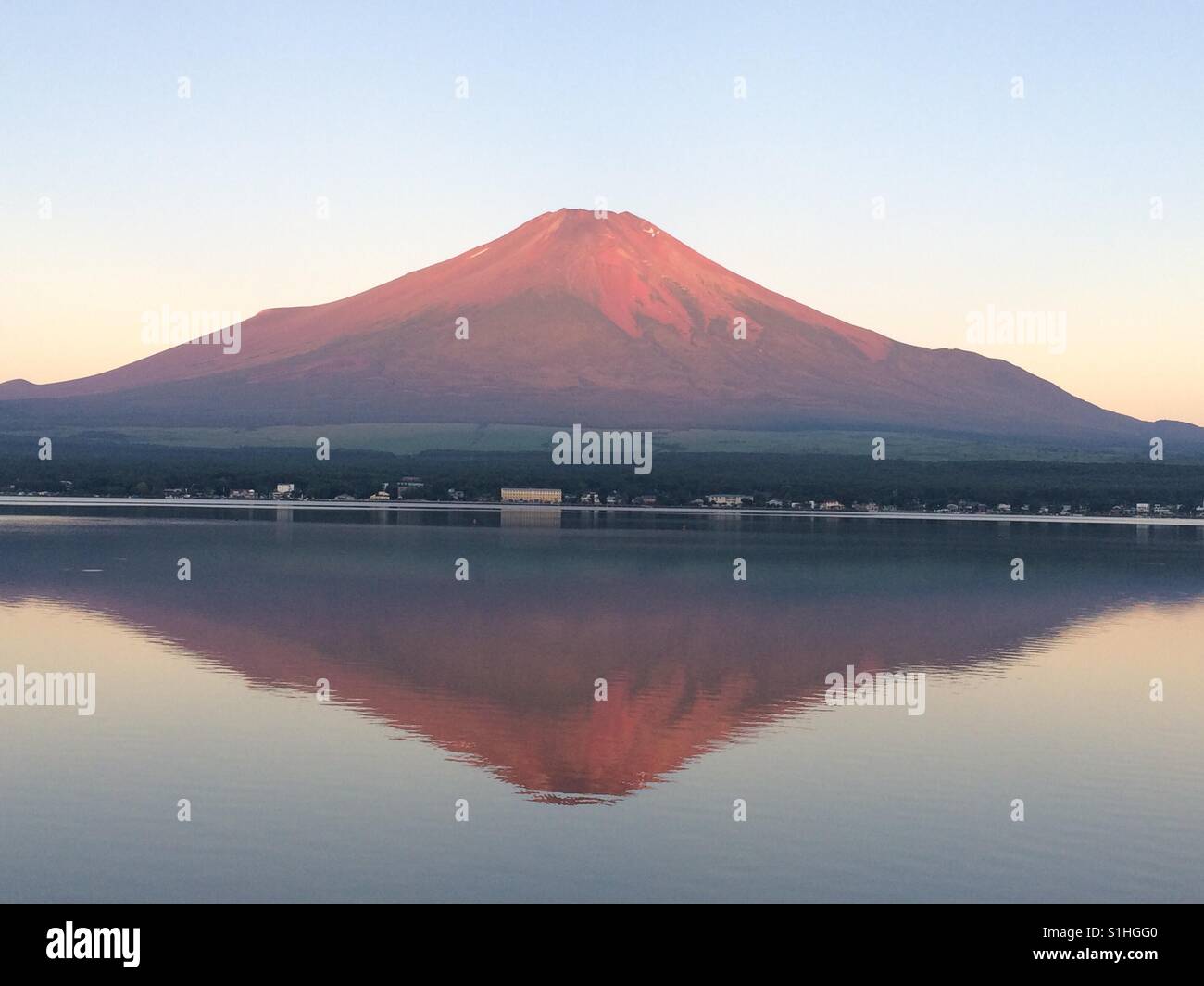 Red fuji -Fotos und -Bildmaterial in hoher Auflösung – Alamy