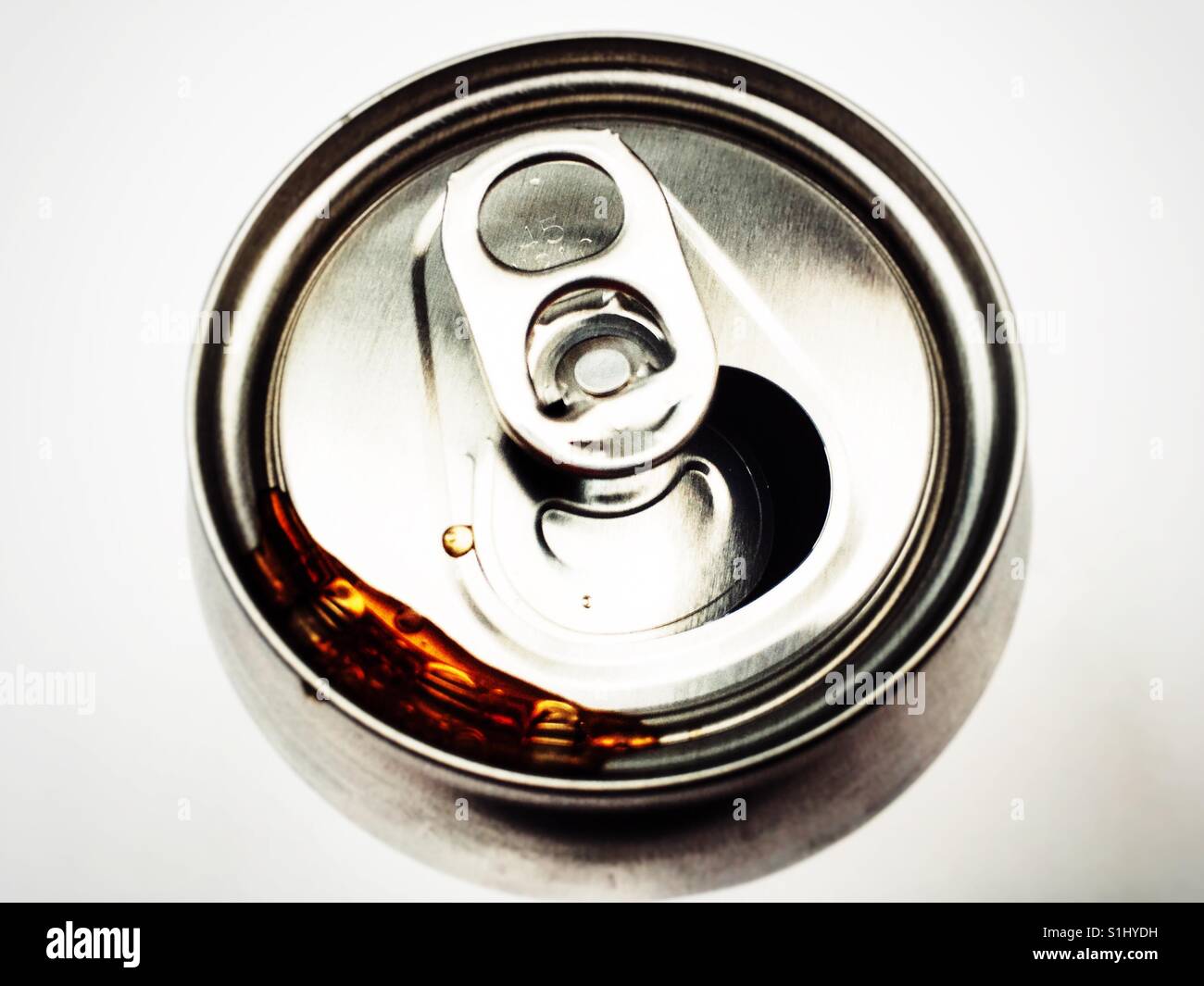 Ring pull can cola -Fotos und -Bildmaterial in hoher Auflösung – Alamy