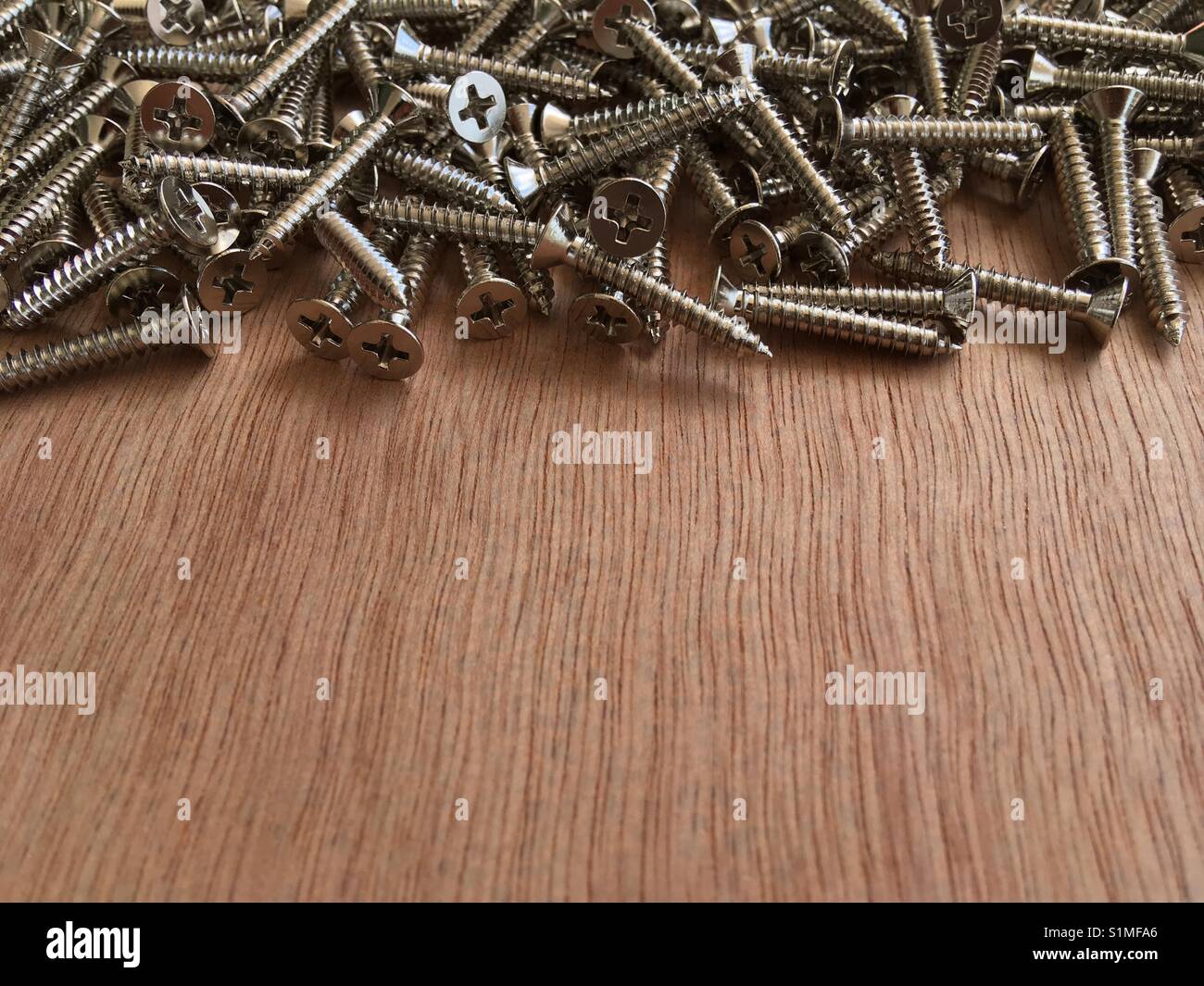 Holz anschluss schraube -Fotos und -Bildmaterial in hoher Auflösung – Alamy