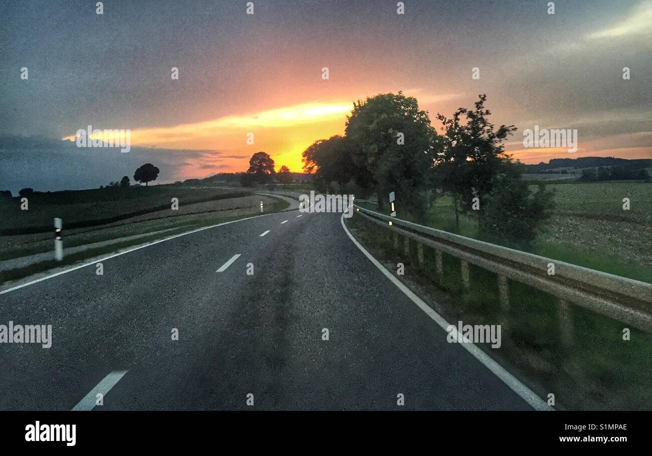 Die autobahn -Fotos und -Bildmaterial in hoher Auflösung – Alamy