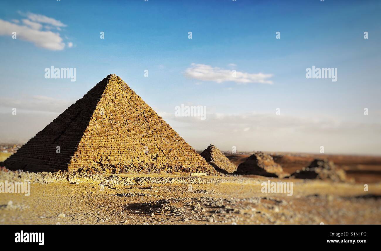 Pyramide of cheops -Fotos und -Bildmaterial in hoher Auflösung – Alamy
