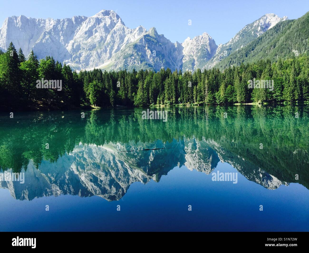 Laghi Di Fusine Italien Stockfotos und -bilder Kaufen - Alamy