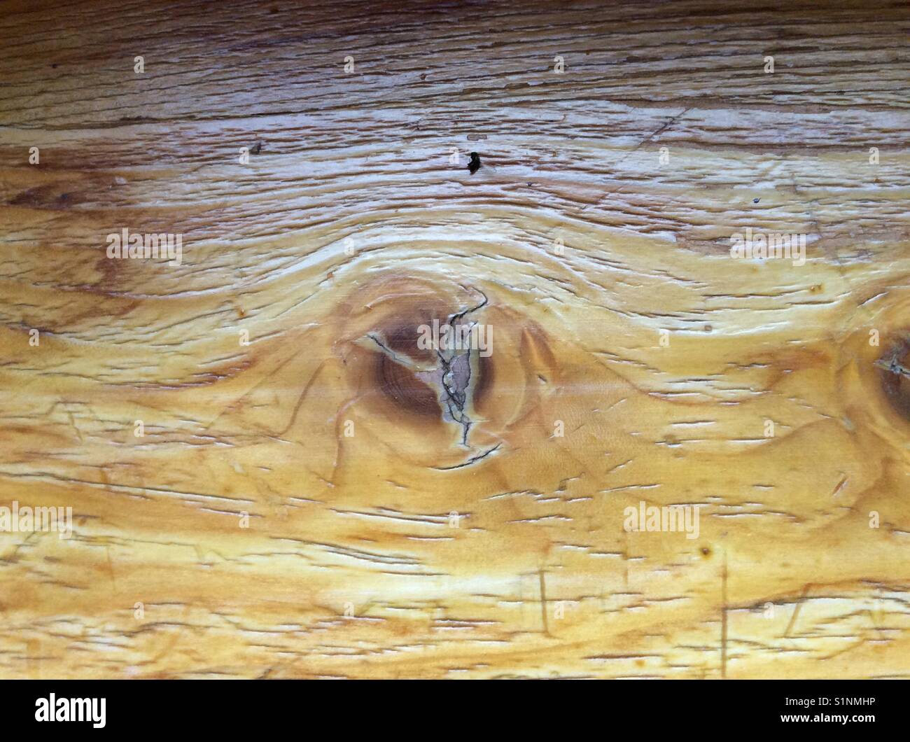 Wood board old knothole -Fotos und -Bildmaterial in hoher Auflösung – Alamy