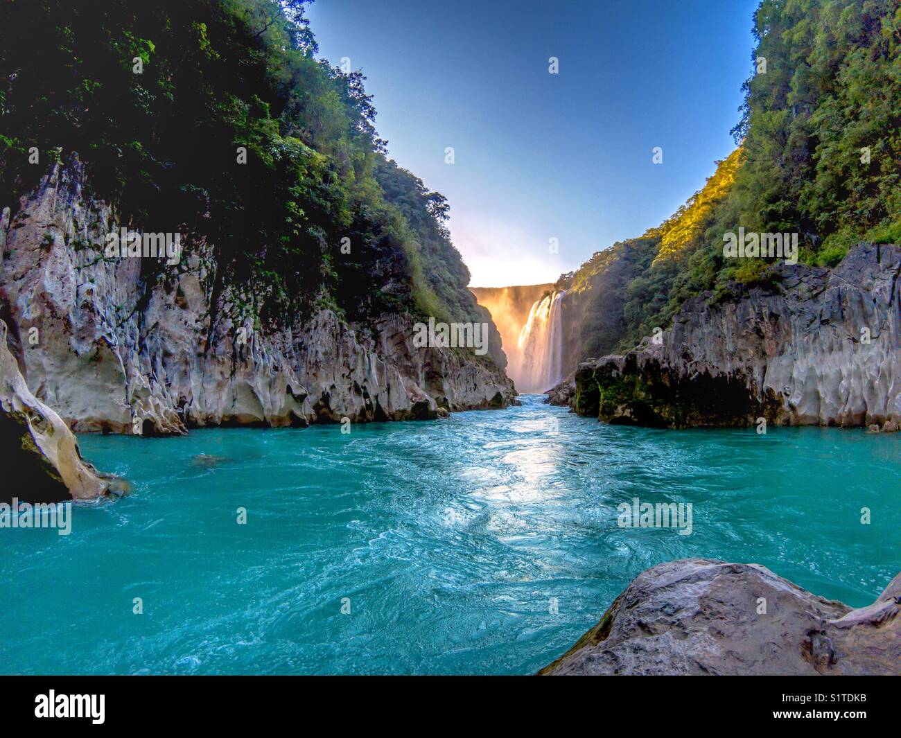 Tamul waterfall -Fotos und -Bildmaterial in hoher Auflösung – Alamy