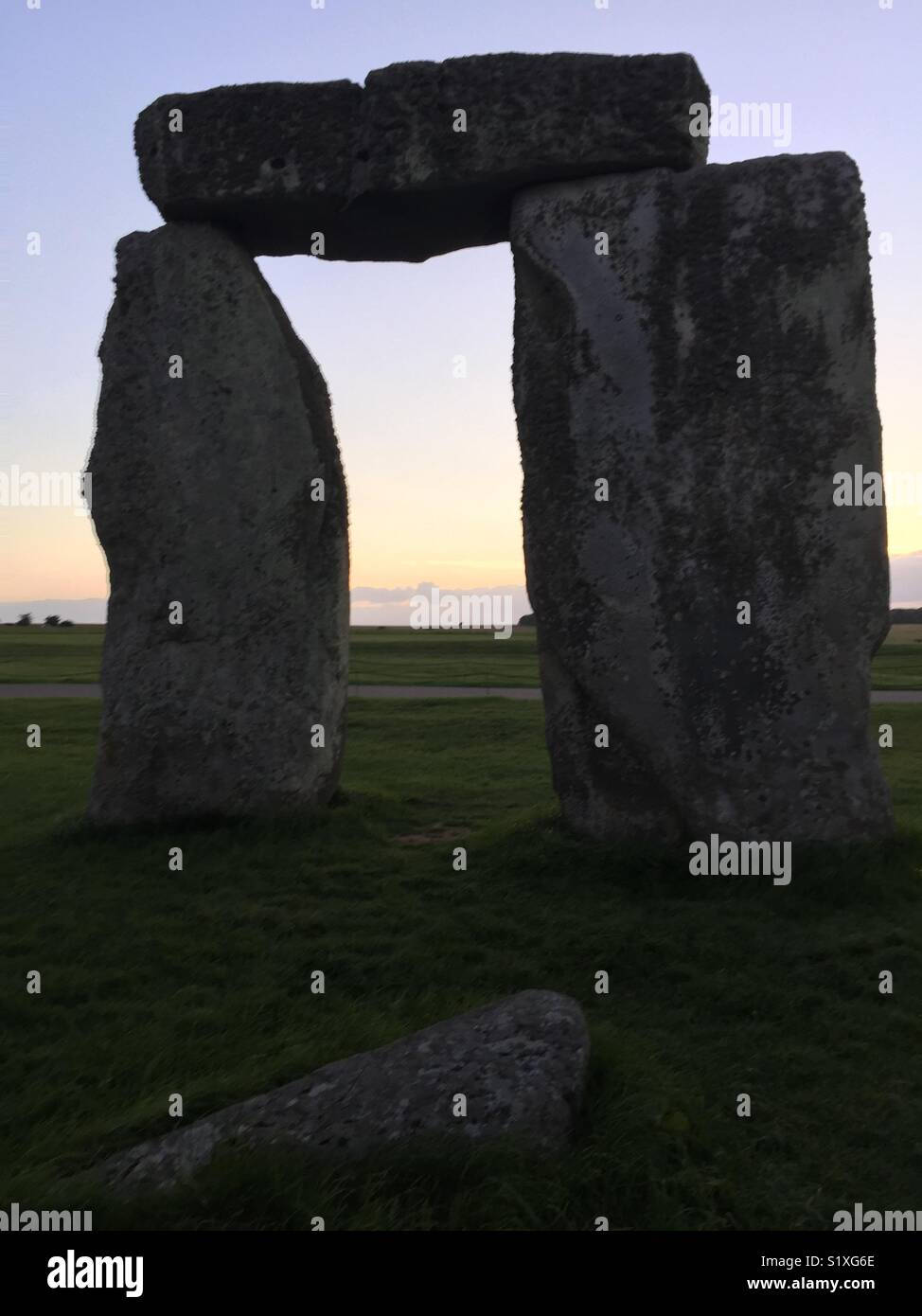 Stonehenge balancing Rocks mit Sonne Stockfotografie - Alamy