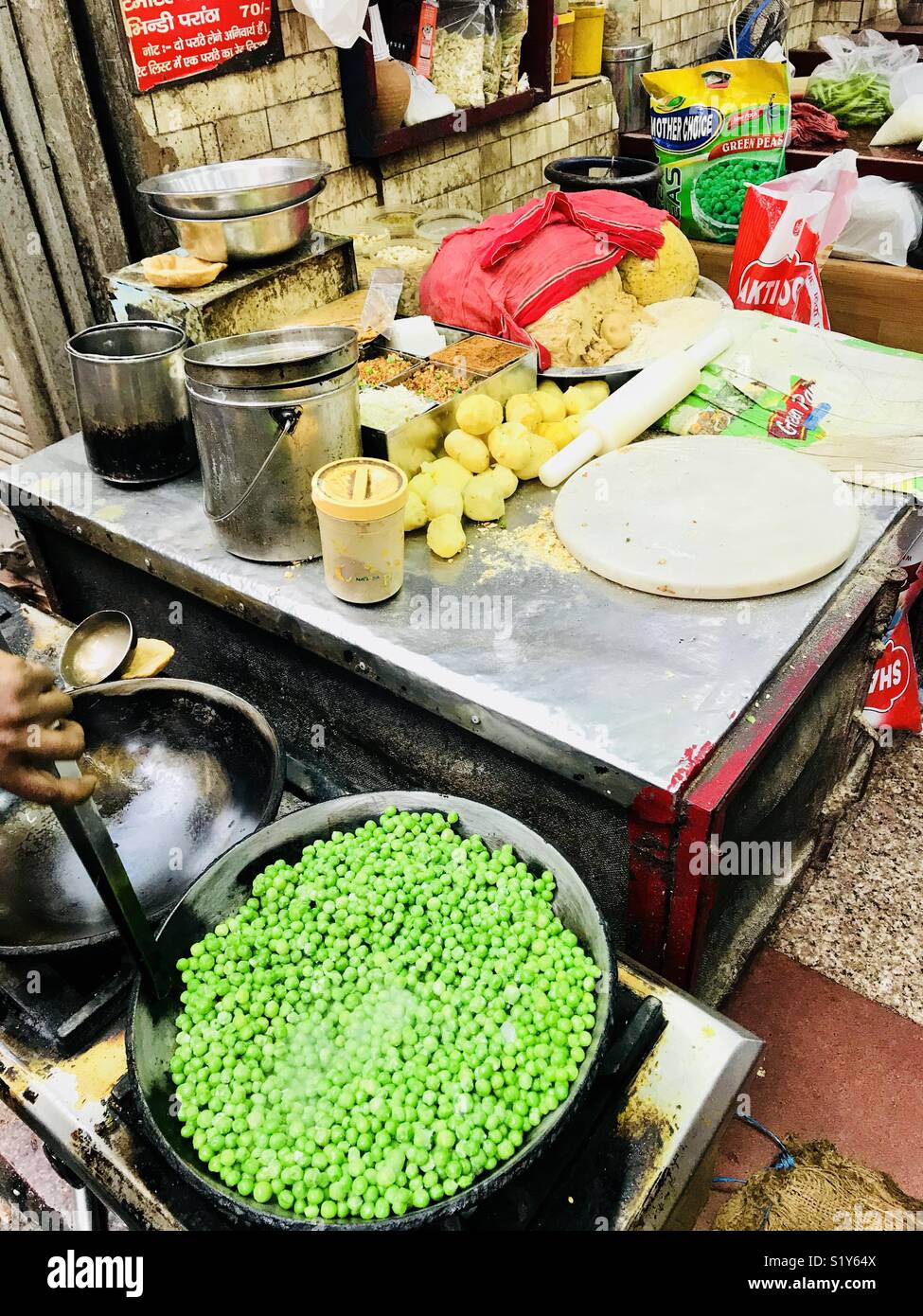Street Food, Indien. Paratha-stuff Brot süßes oder herzhaftes ...