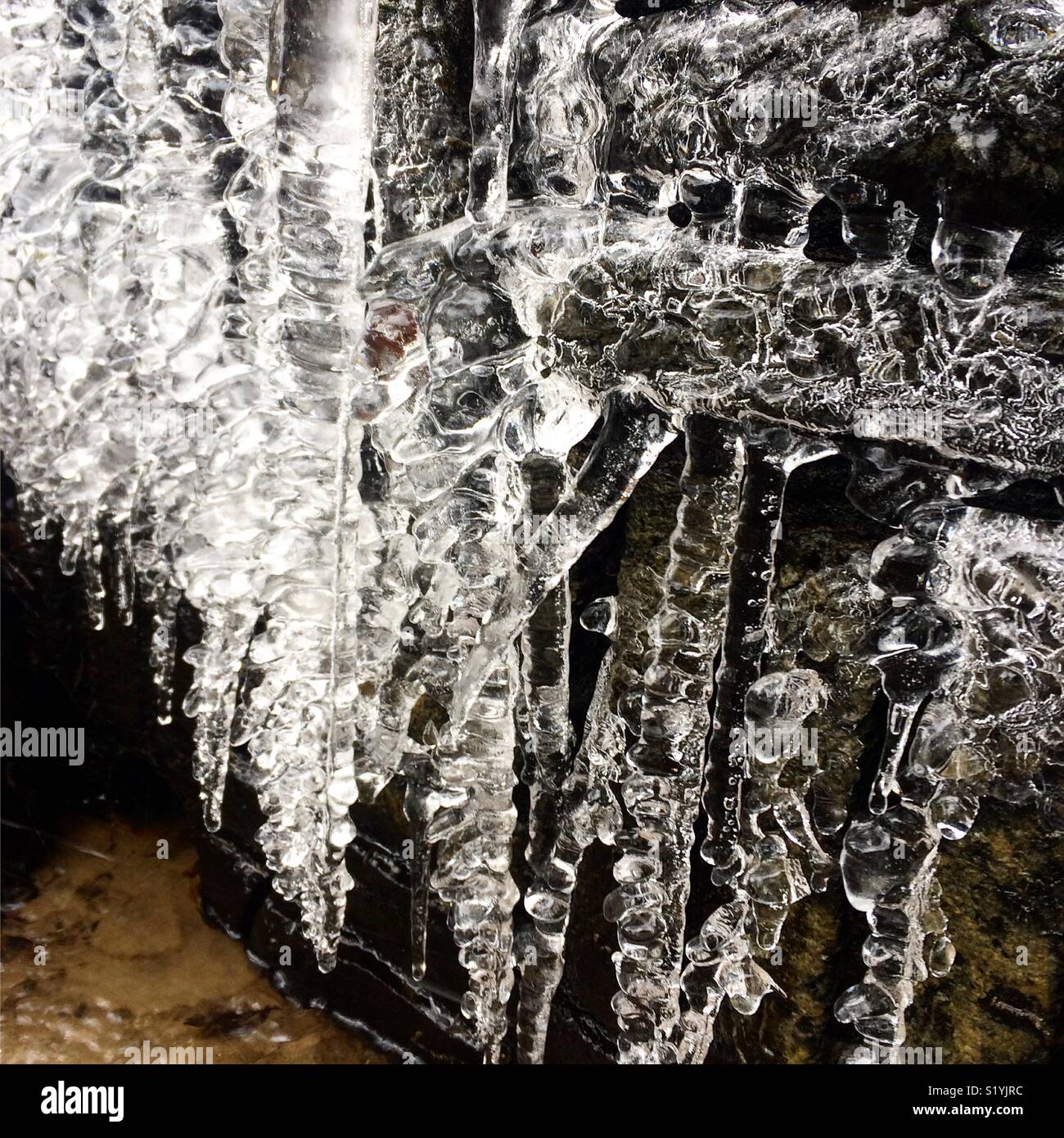 Iced waterfall -Fotos und -Bildmaterial in hoher Auflösung – Alamy
