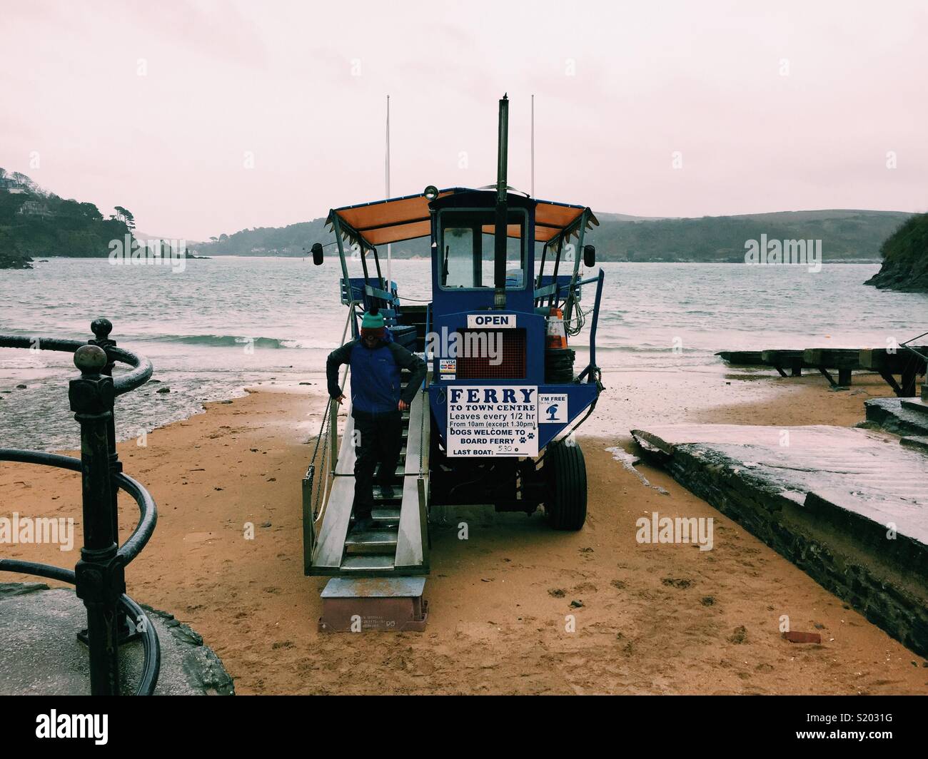 Truck ferry -Fotos und -Bildmaterial in hoher Auflösung – Alamy