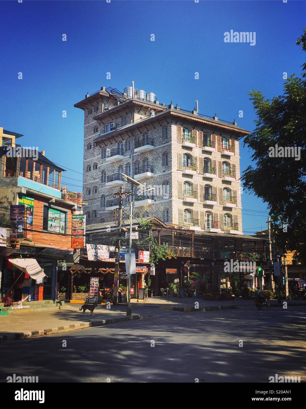 Swiss style architecture -Fotos und -Bildmaterial in hoher Auflösung ...