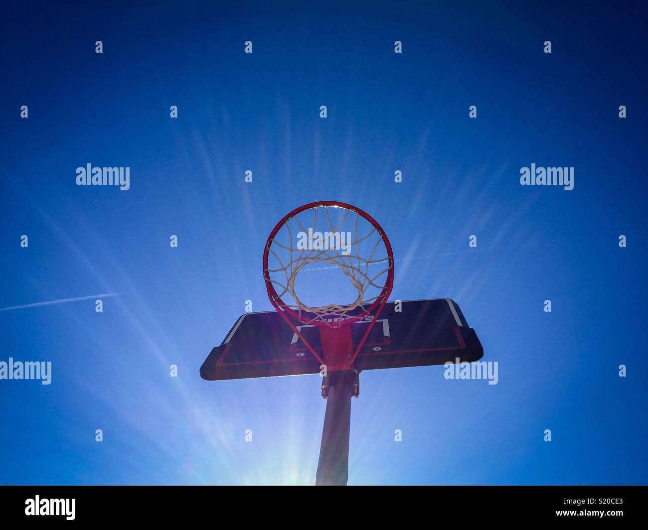Basketball ring -Fotos und -Bildmaterial in hoher Auflösung – Alamy