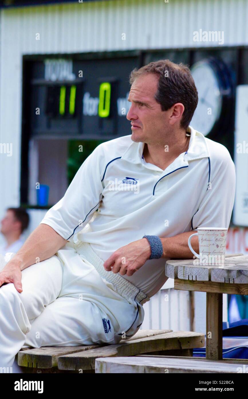 Cricket whites -Fotos und -Bildmaterial in hoher Auflösung – Alamy