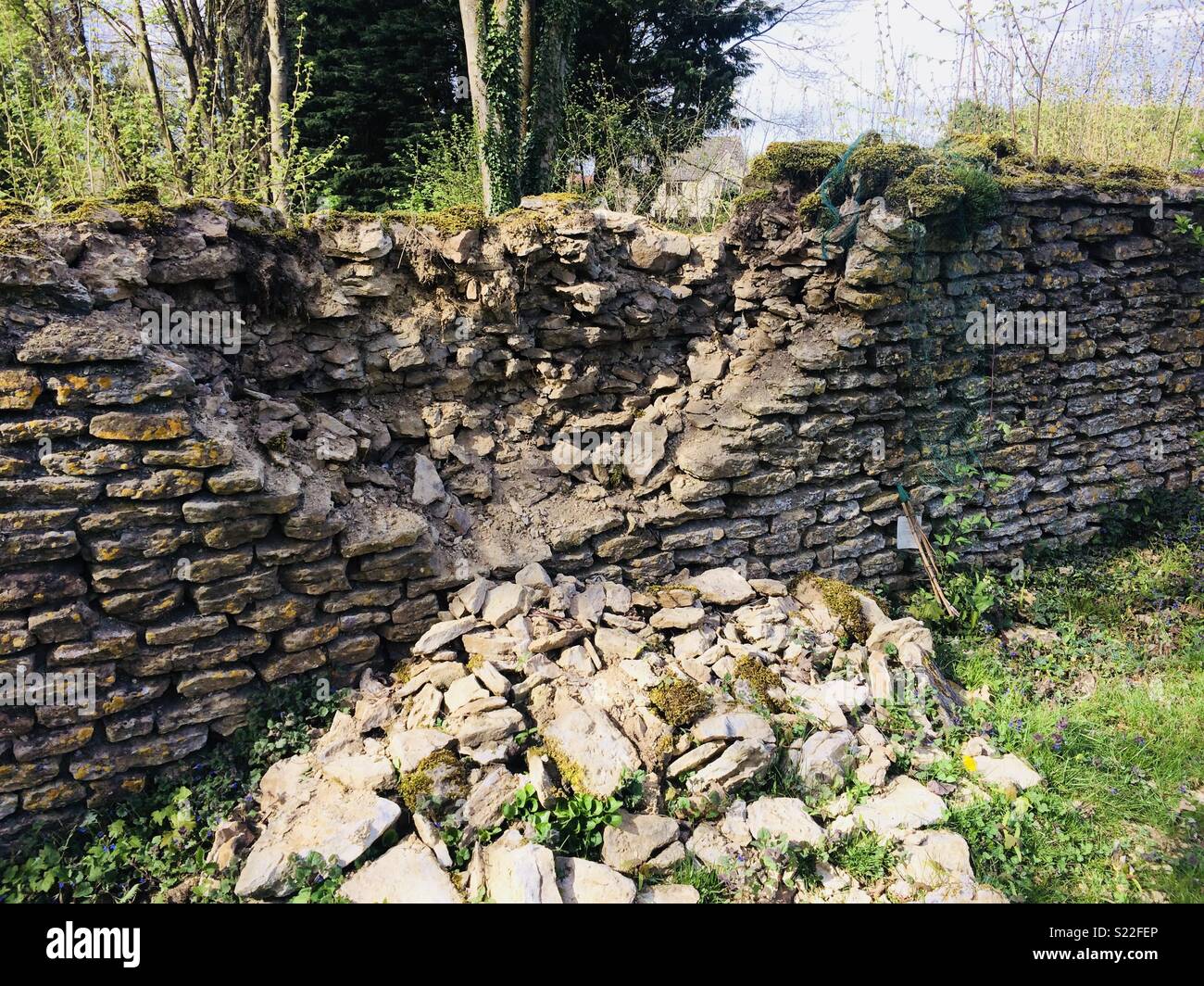 Trockenmauer wand -Fotos und -Bildmaterial in hoher Auflösung – Alamy