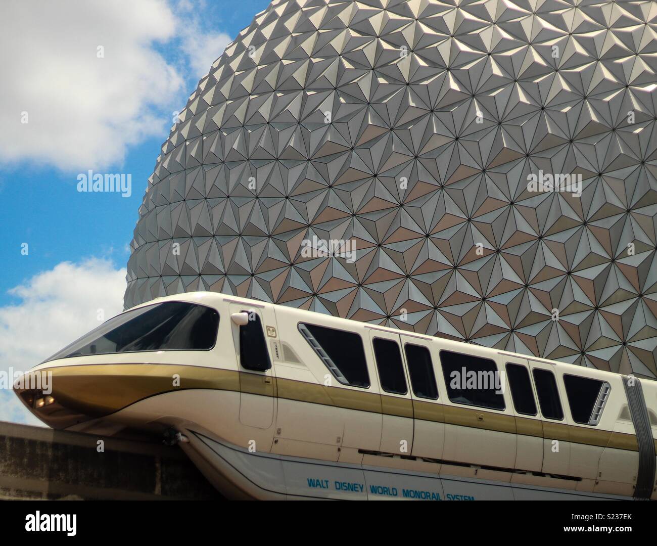 Epcot monorail -Fotos und -Bildmaterial in hoher Auflösung – Alamy