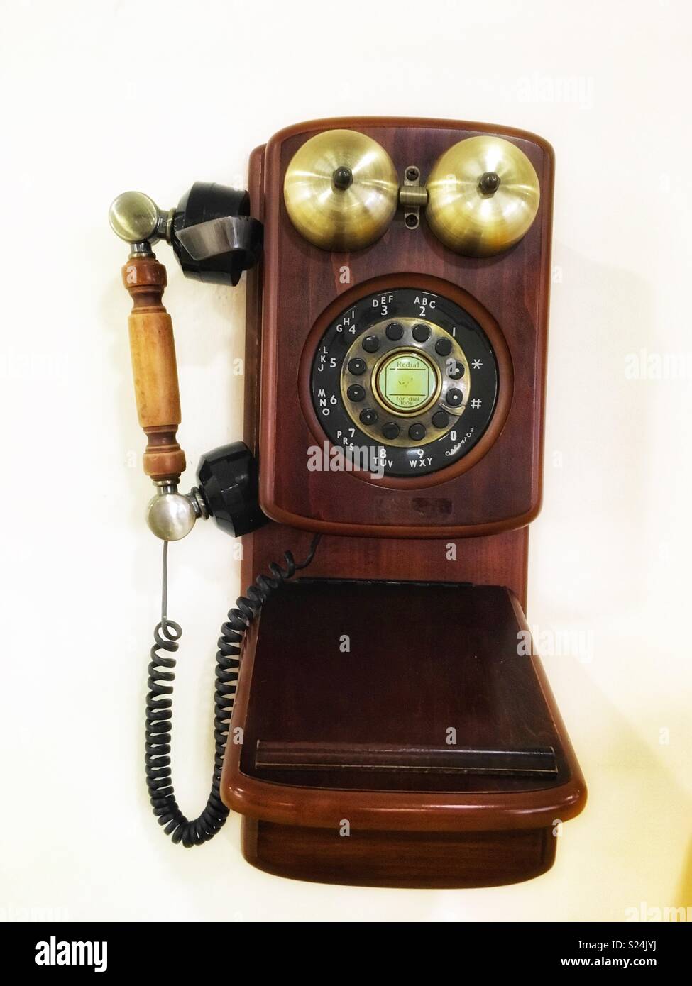 Telefone antik Stockfotos und -bilder Kaufen - Alamy