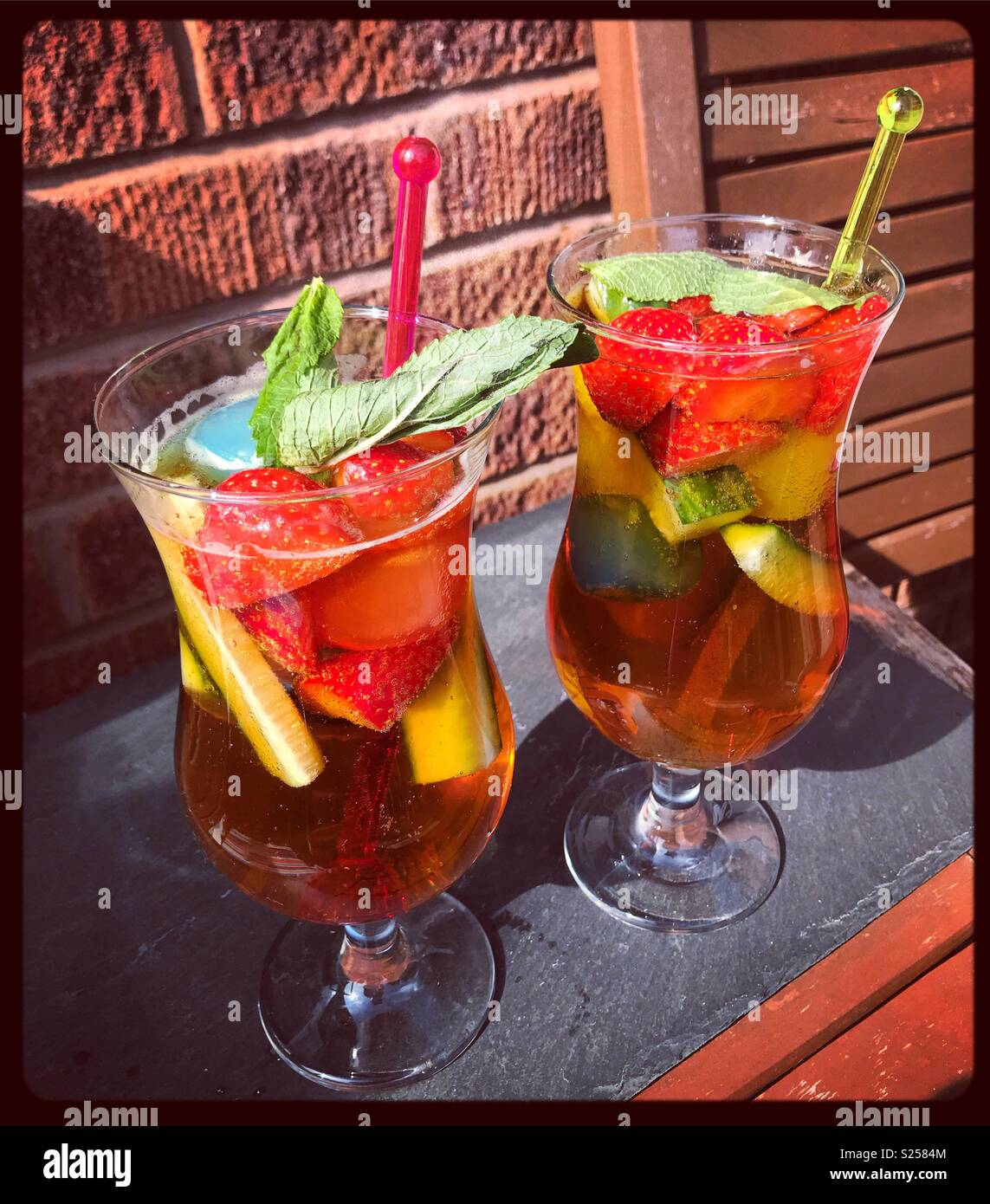 Seine pimms oclock -Fotos und -Bildmaterial in hoher Auflösung – Alamy