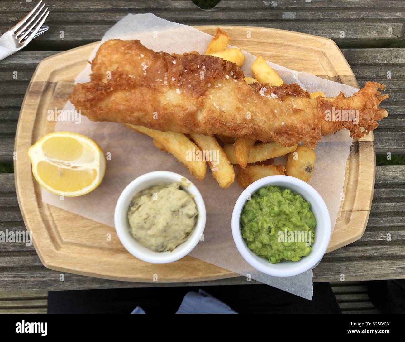 Perfekte fisch und chips -Fotos und -Bildmaterial in hoher Auflösung ...