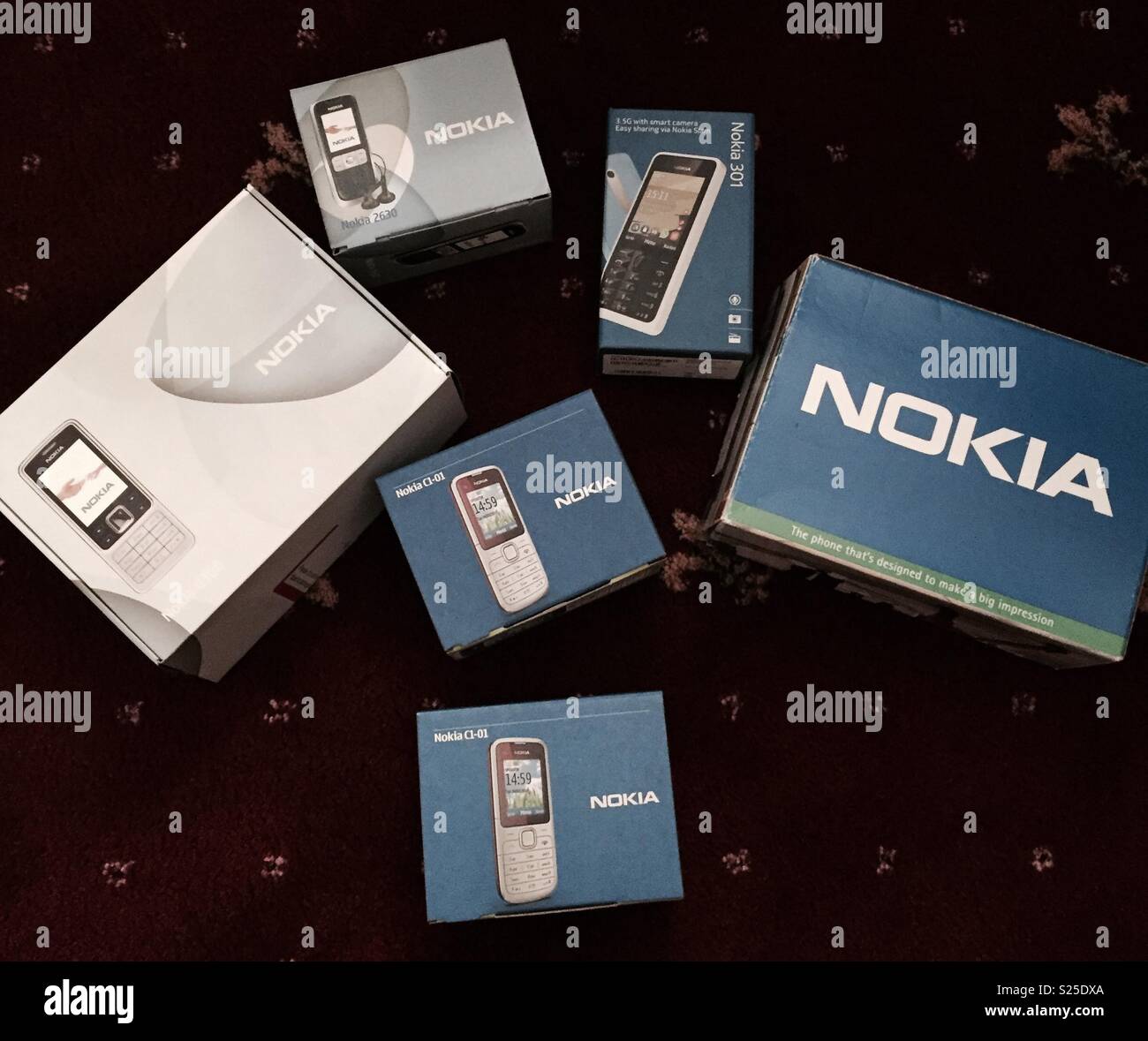 Altes nokia handy -Fotos und -Bildmaterial in hoher Auflösung – Alamy