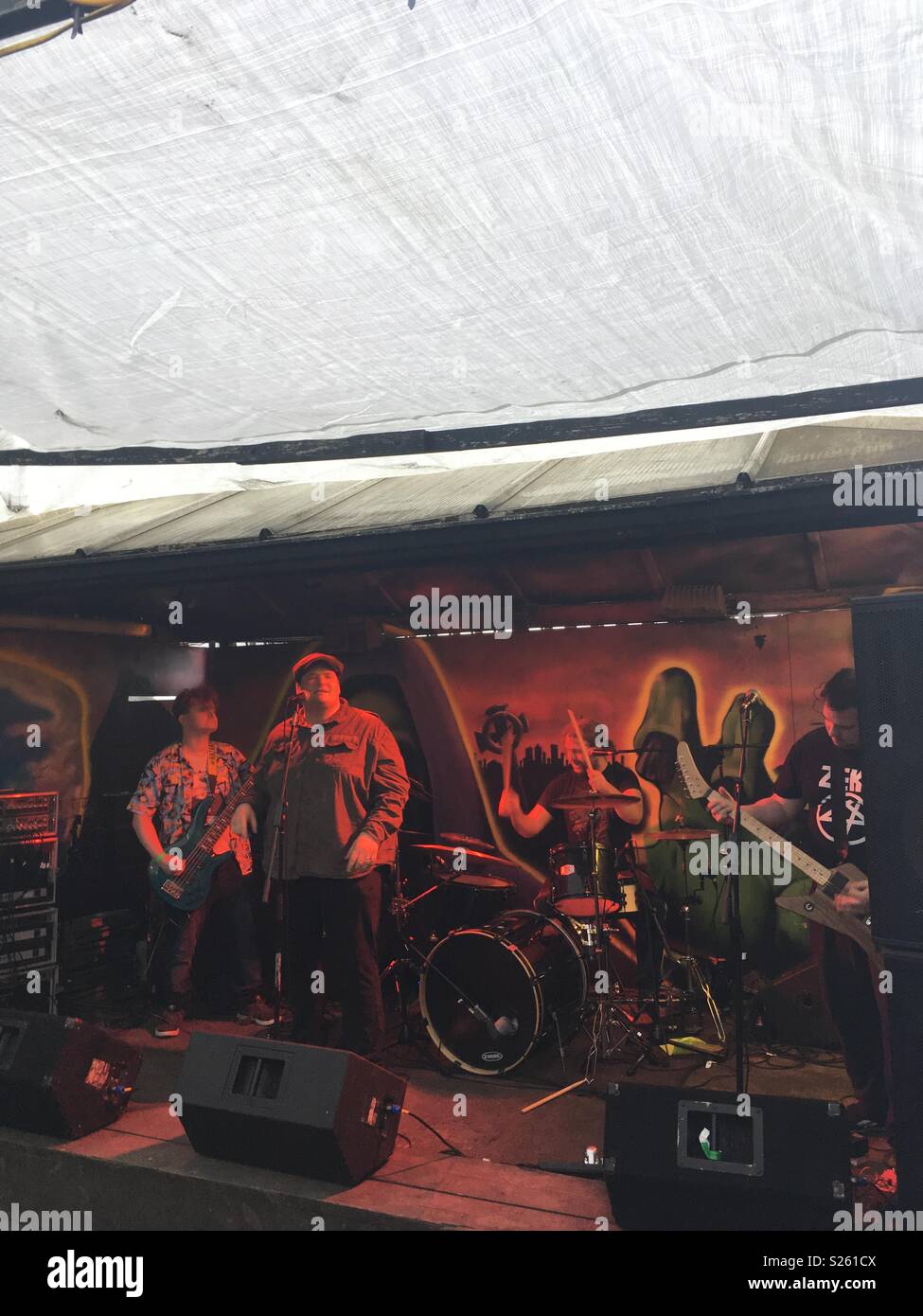 Underground punkband -Fotos und -Bildmaterial in hoher Auflösung – Alamy