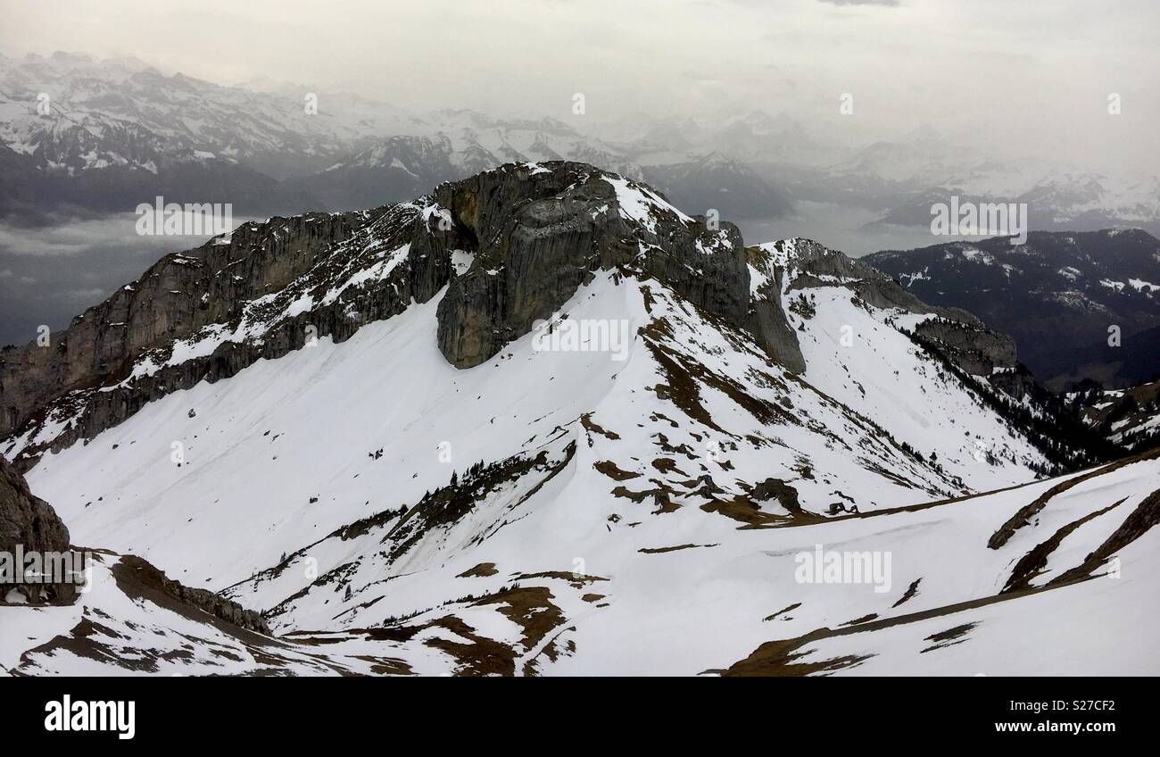 Luzerner see und pilatus -Fotos und -Bildmaterial in hoher Auflösung ...