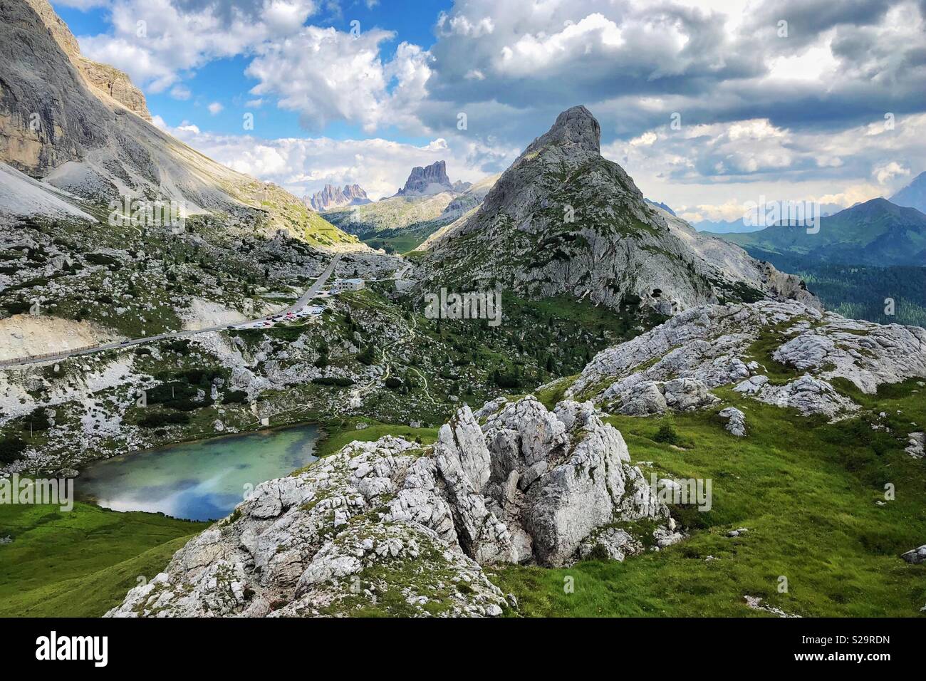 Valparola pass dolomites -Fotos und -Bildmaterial in hoher Auflösung ...