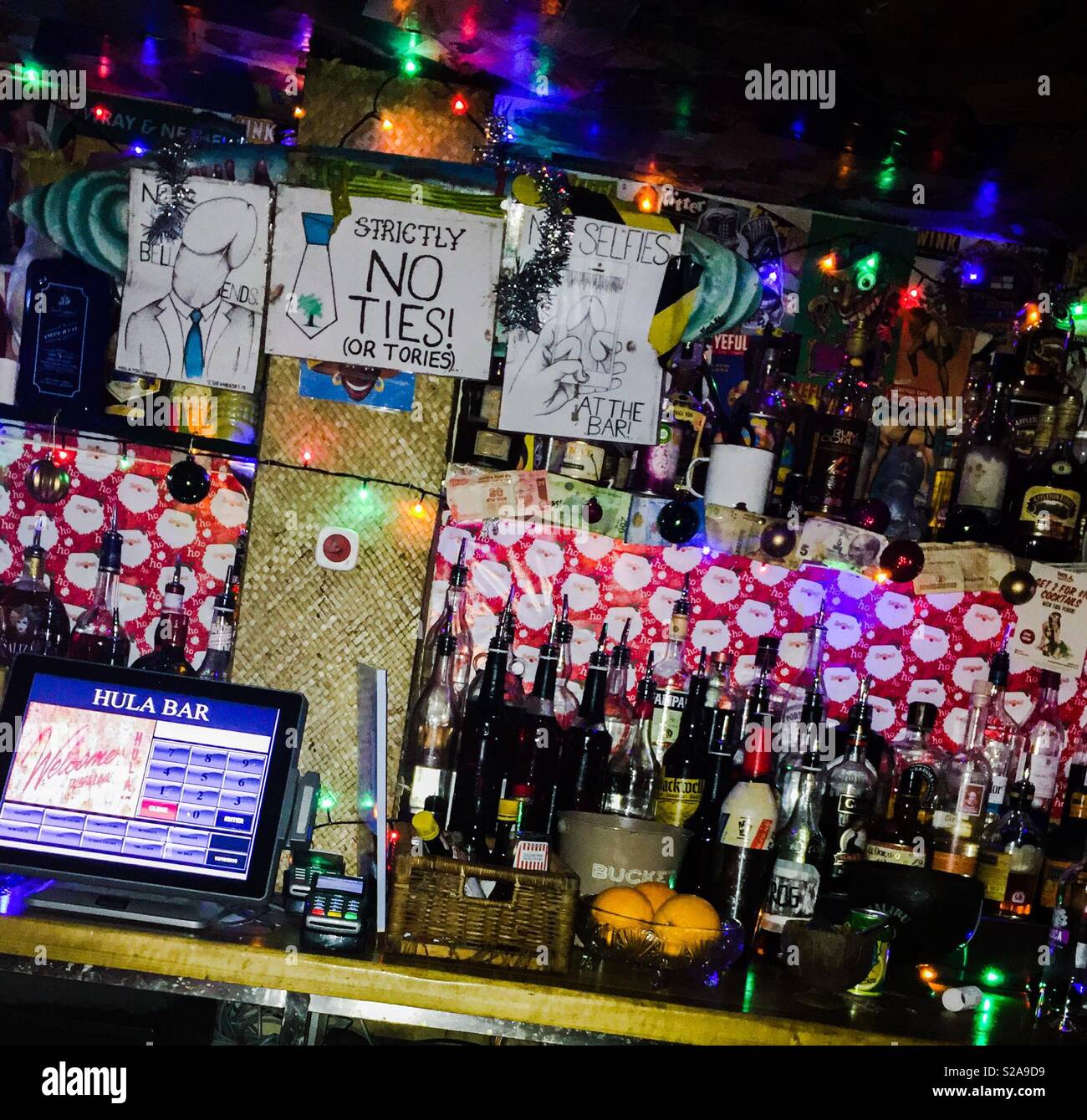 Hula hula bar -Fotos und -Bildmaterial in hoher Auflösung – Alamy