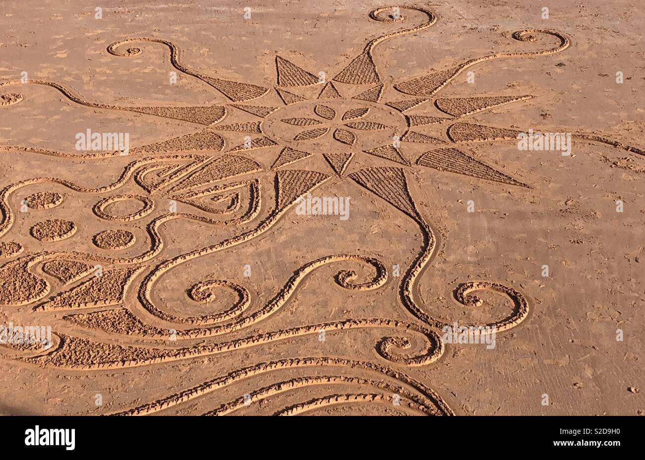 Kunst auf sand -Fotos und -Bildmaterial in hoher Auflösung – Alamy
