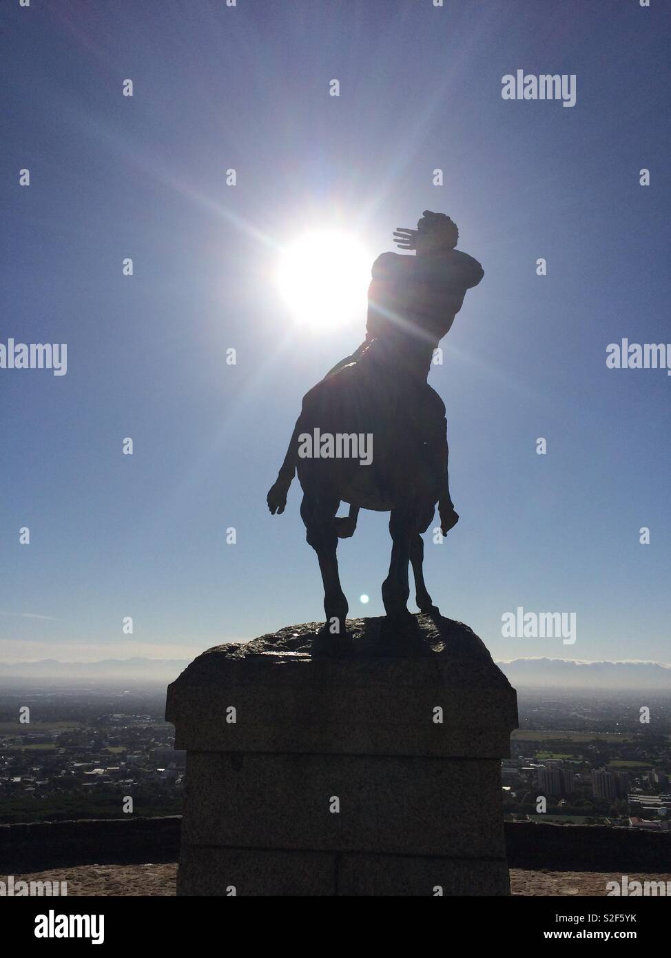 Geblendete sonne -Fotos und -Bildmaterial in hoher Auflösung – Alamy