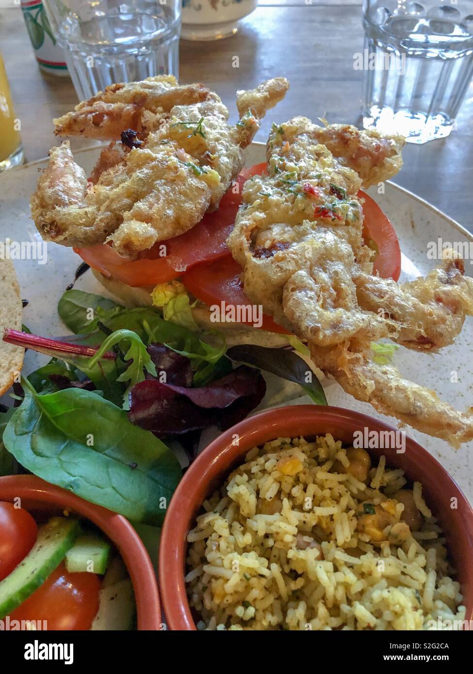 Offenes krabbensandwich -Fotos und -Bildmaterial in hoher Auflösung – Alamy