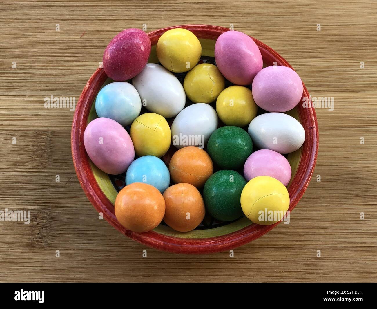 Colourful candies -Fotos und -Bildmaterial in hoher Auflösung – Alamy